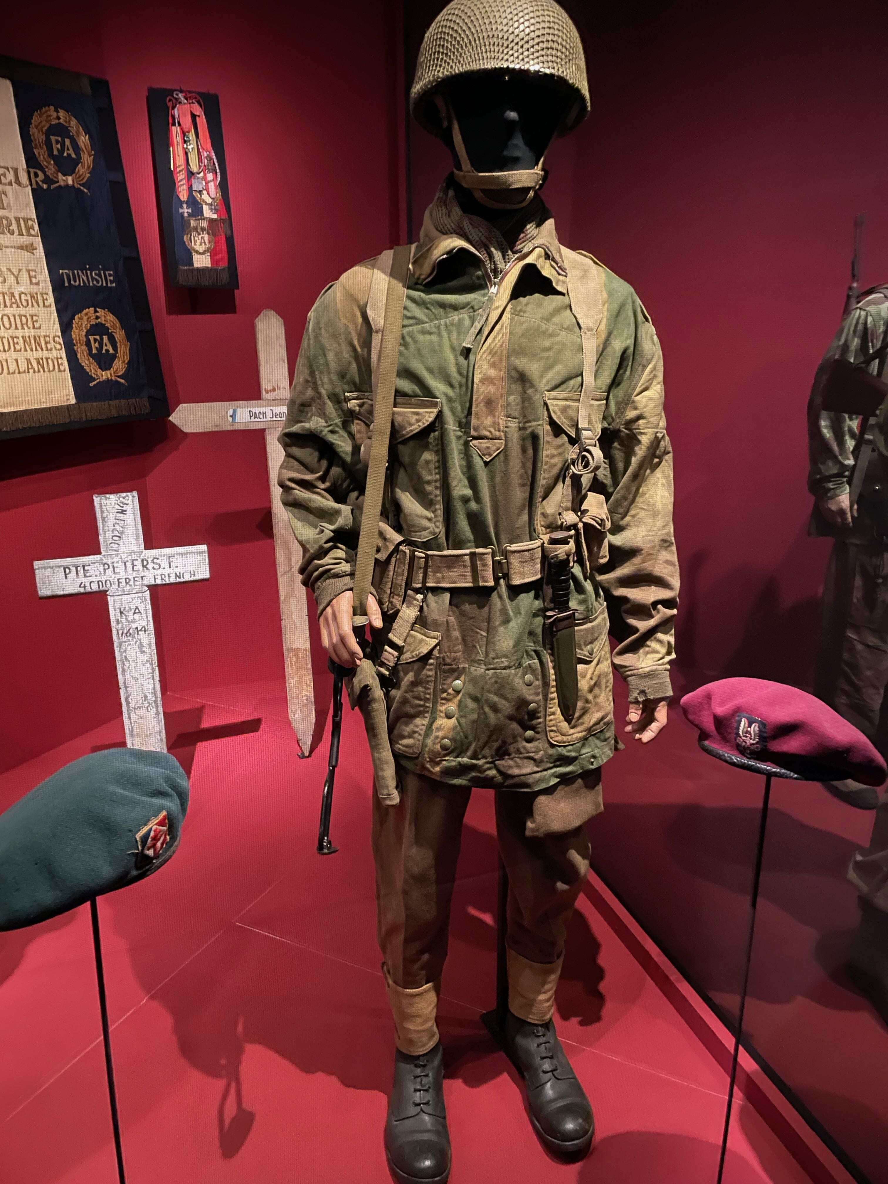 Exposition Forces Spéciales, Musée de l'Armée, Paris 9 : IMG_4483