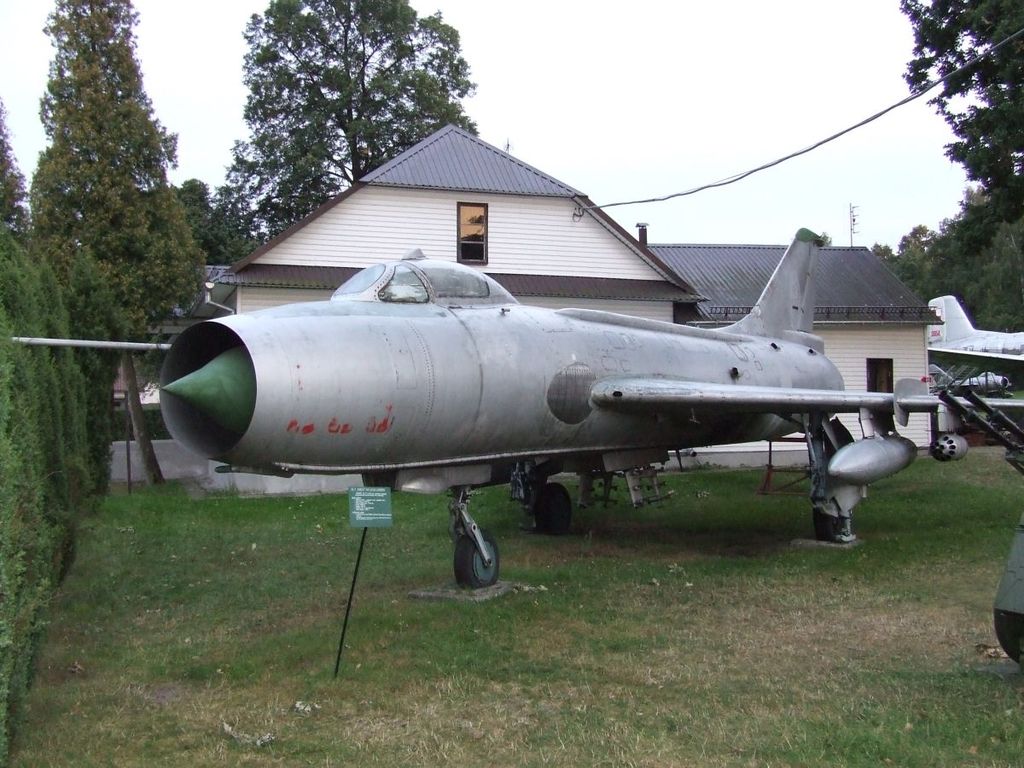 Sukhoï Su-7 (OTAN : Fitter, Moujik)