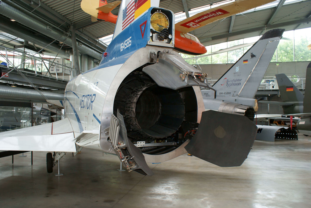 Rockwell/MBB X-31A préservé vu de l'arrière