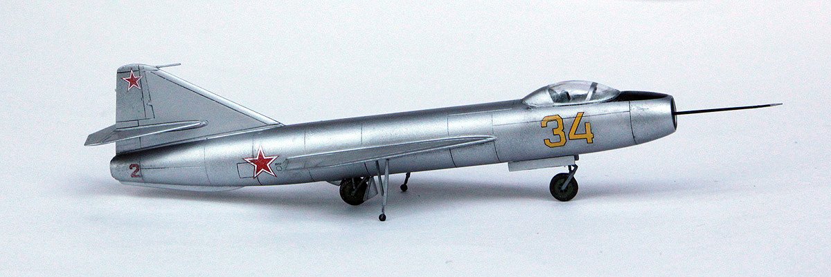 Yakovlev Yak-1000 - Maquette vu de côté